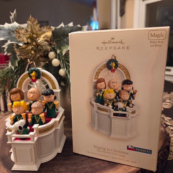 Hallmark | Holiday | Peanuts Hallmark Keepsake Magic Windup Music ...
